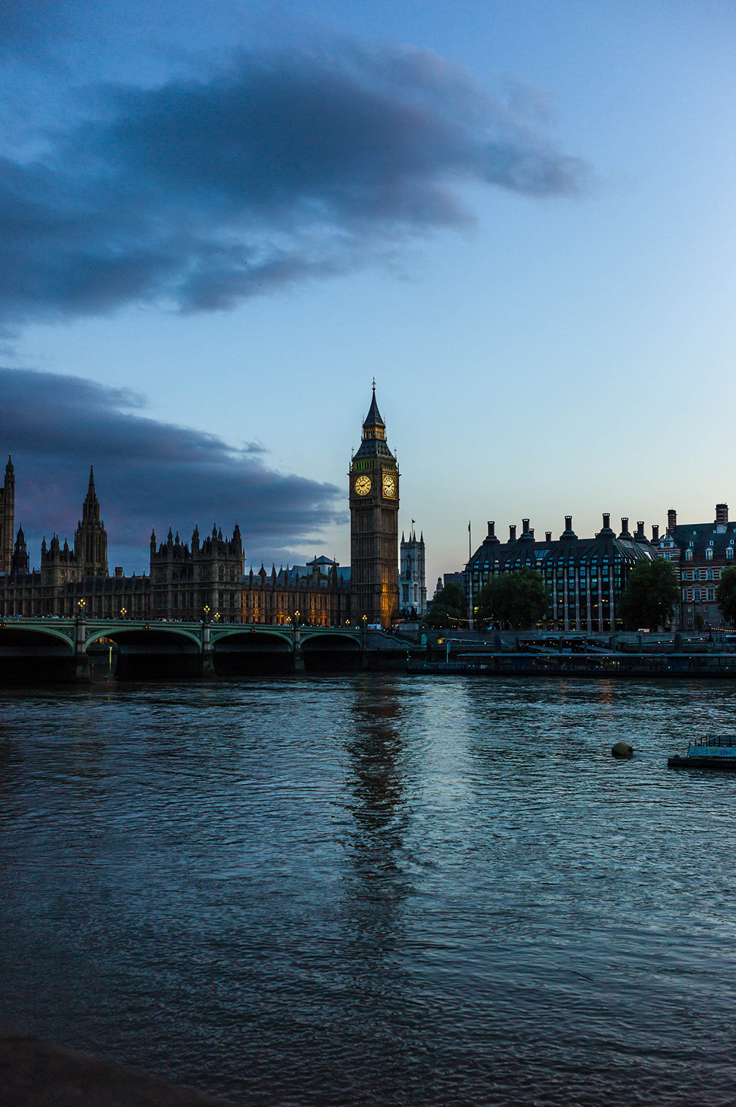 The London Vertical Moment | Peter Zullo