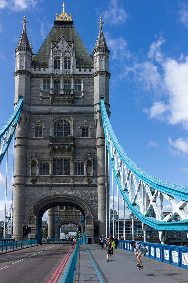 The London Vertical Moment | Peter Zullo